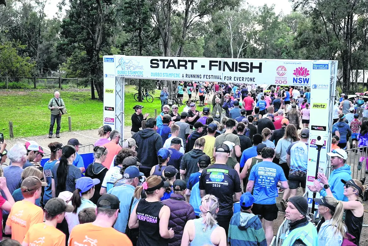 Spend a fun family Father’s Day at Dubbo Stampede – but you must ...