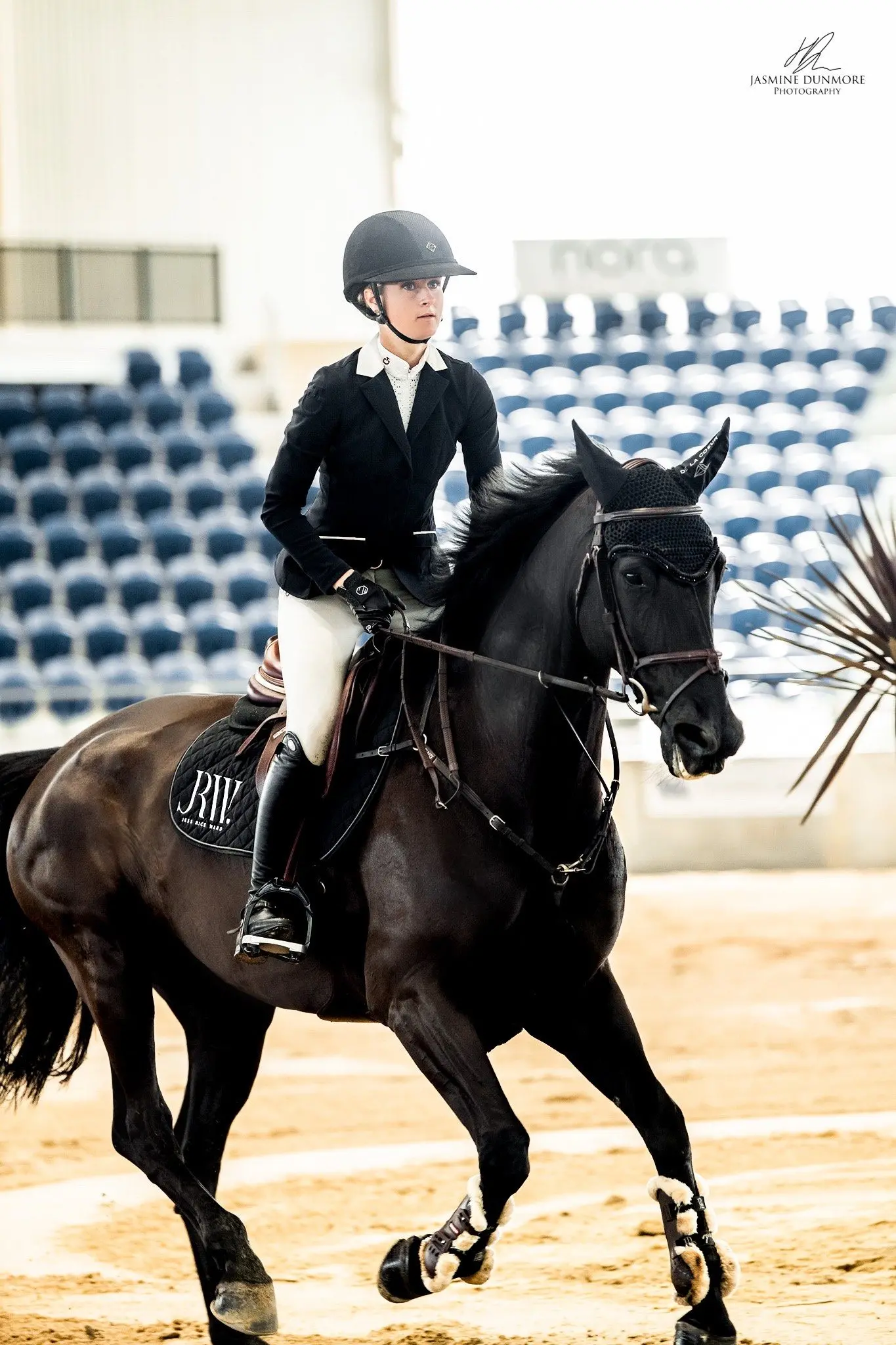 Rising equestrian star Jess lucky to be mentored by “Our Dawn”
